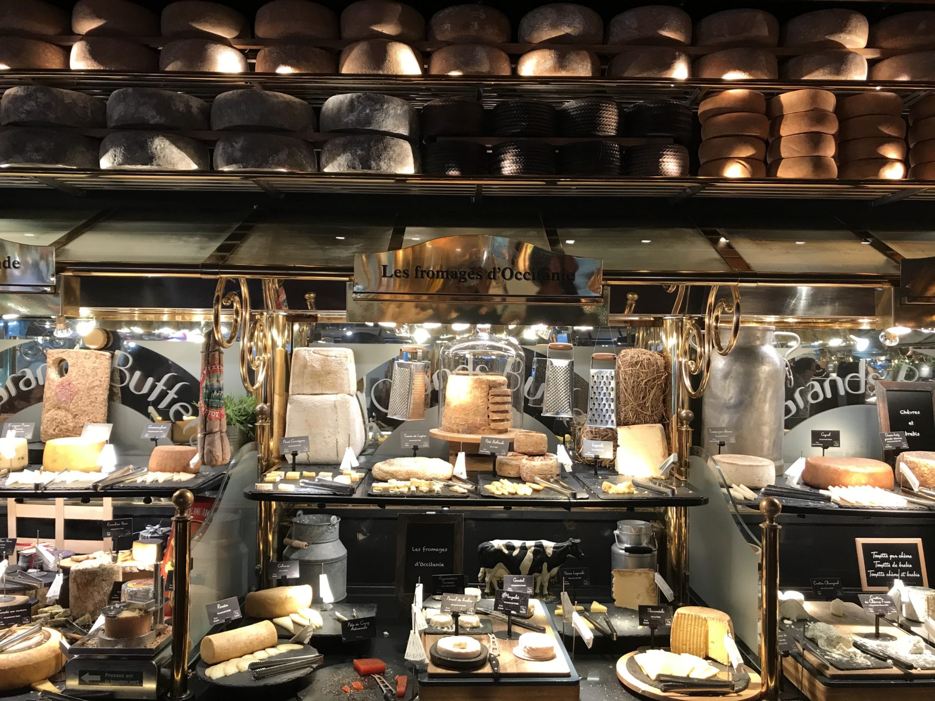 Un repas gargantuesque aux Grands Buffets – Elsa and You